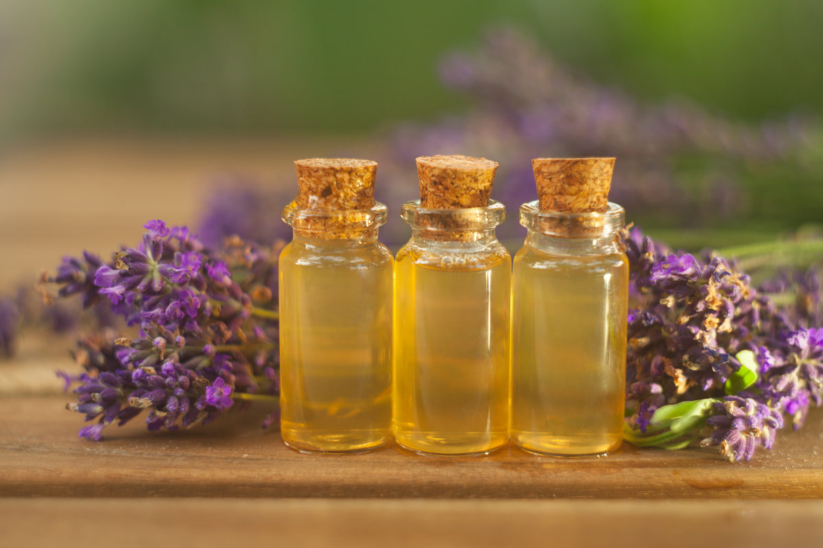 TOP 25 Incredible Lavender Essential oil Uses and Benefits - Ruistars